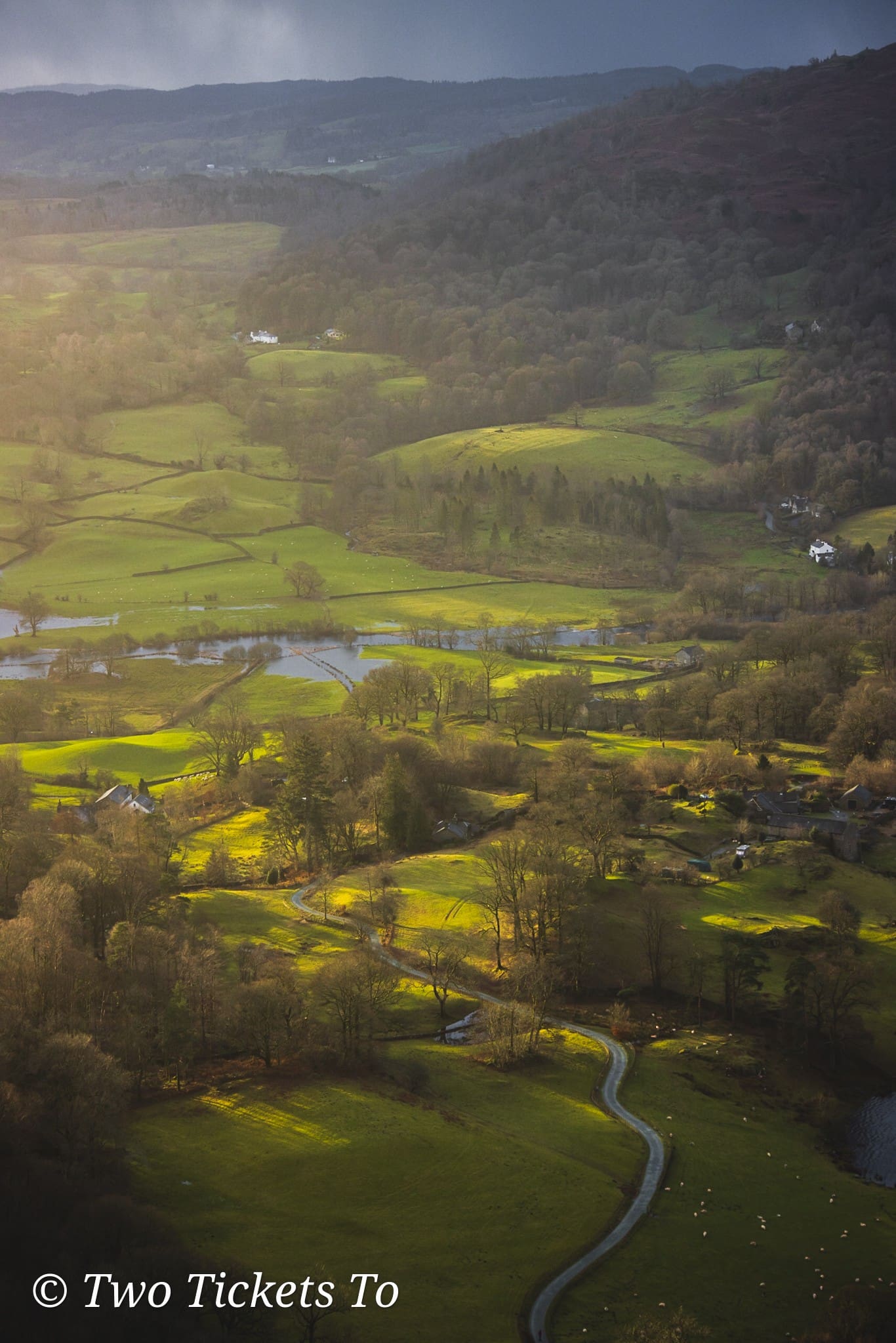Loughrigg Fell in winter: a photography hike in the Lake District