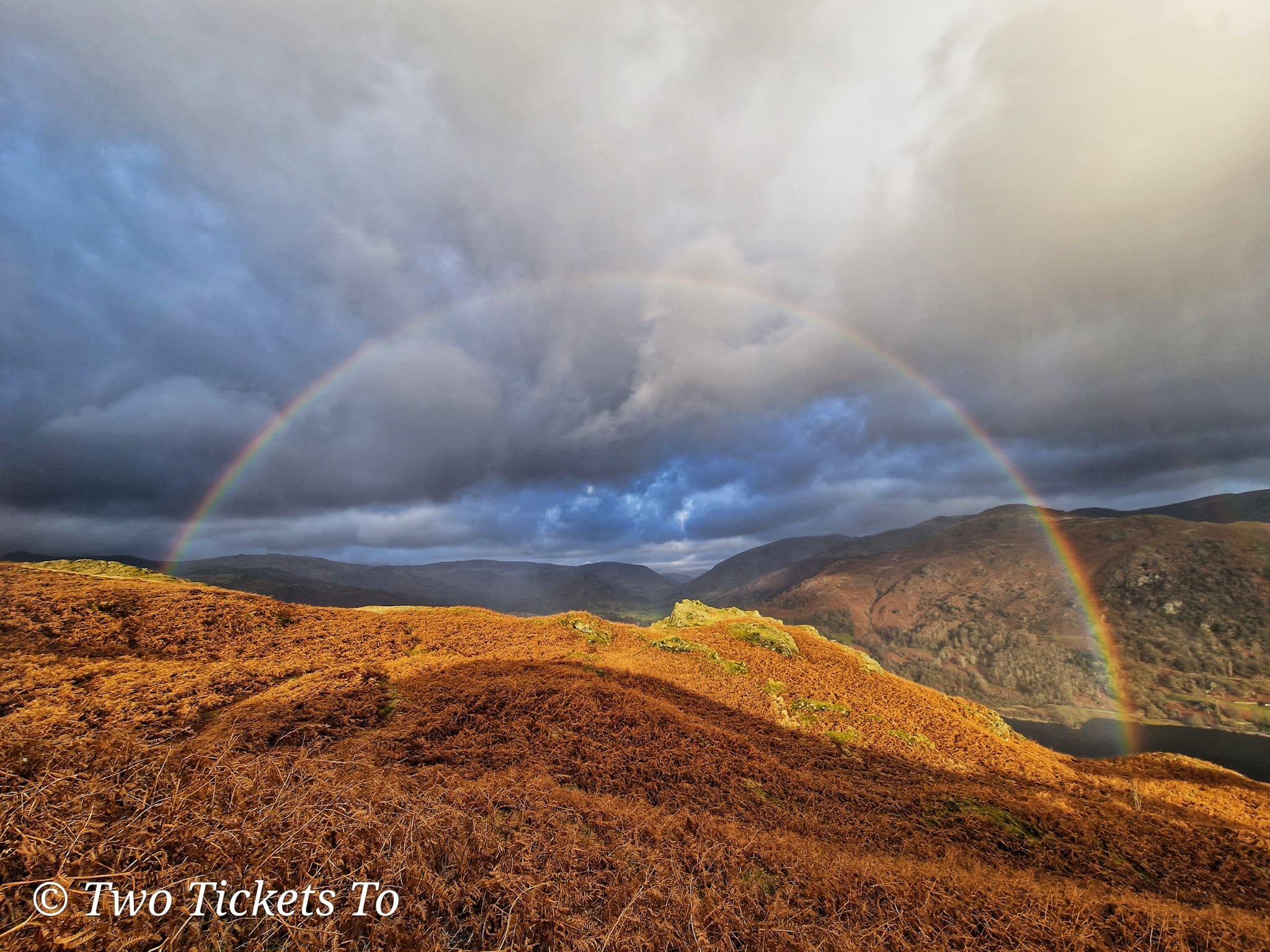 Loughrigg Fell in winter: a photography hike in the Lake District